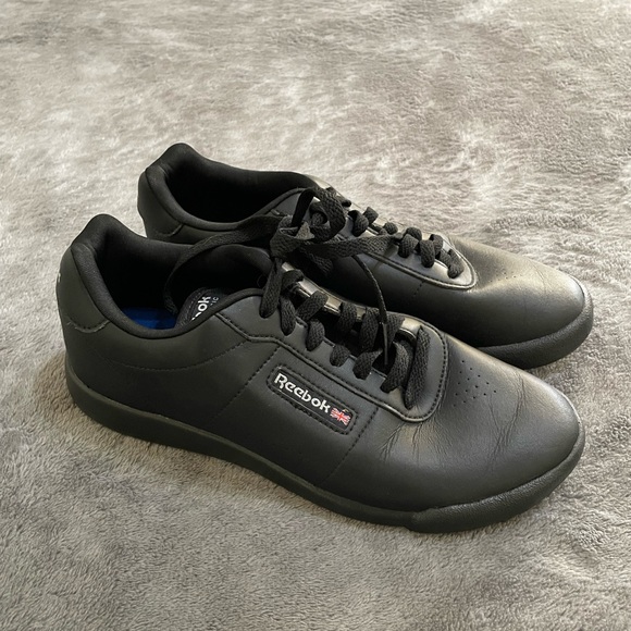 Reebok | Shoes | Classic Style Reebok Shoes Sneakers | Poshmark